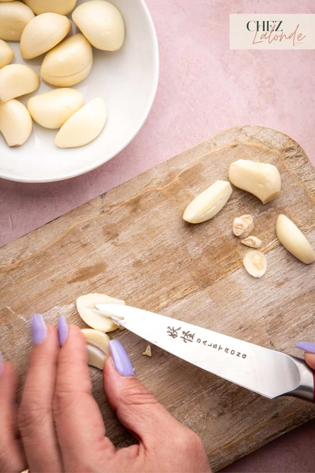 How To Make Traditional Lebanese Garlic Sauce (Toum)